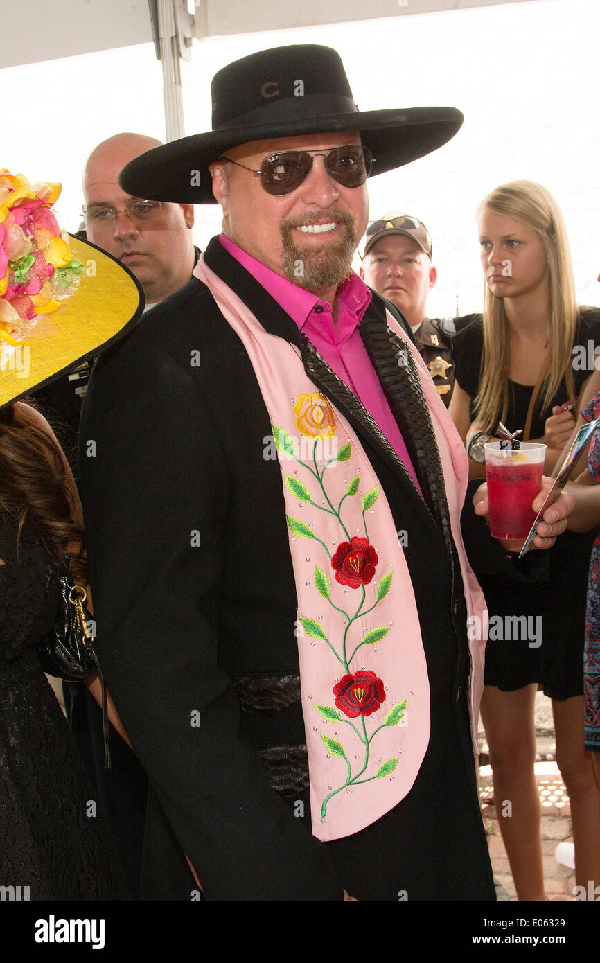 Country music singer Eddie Montgomery leaves the red carpet before the ...
