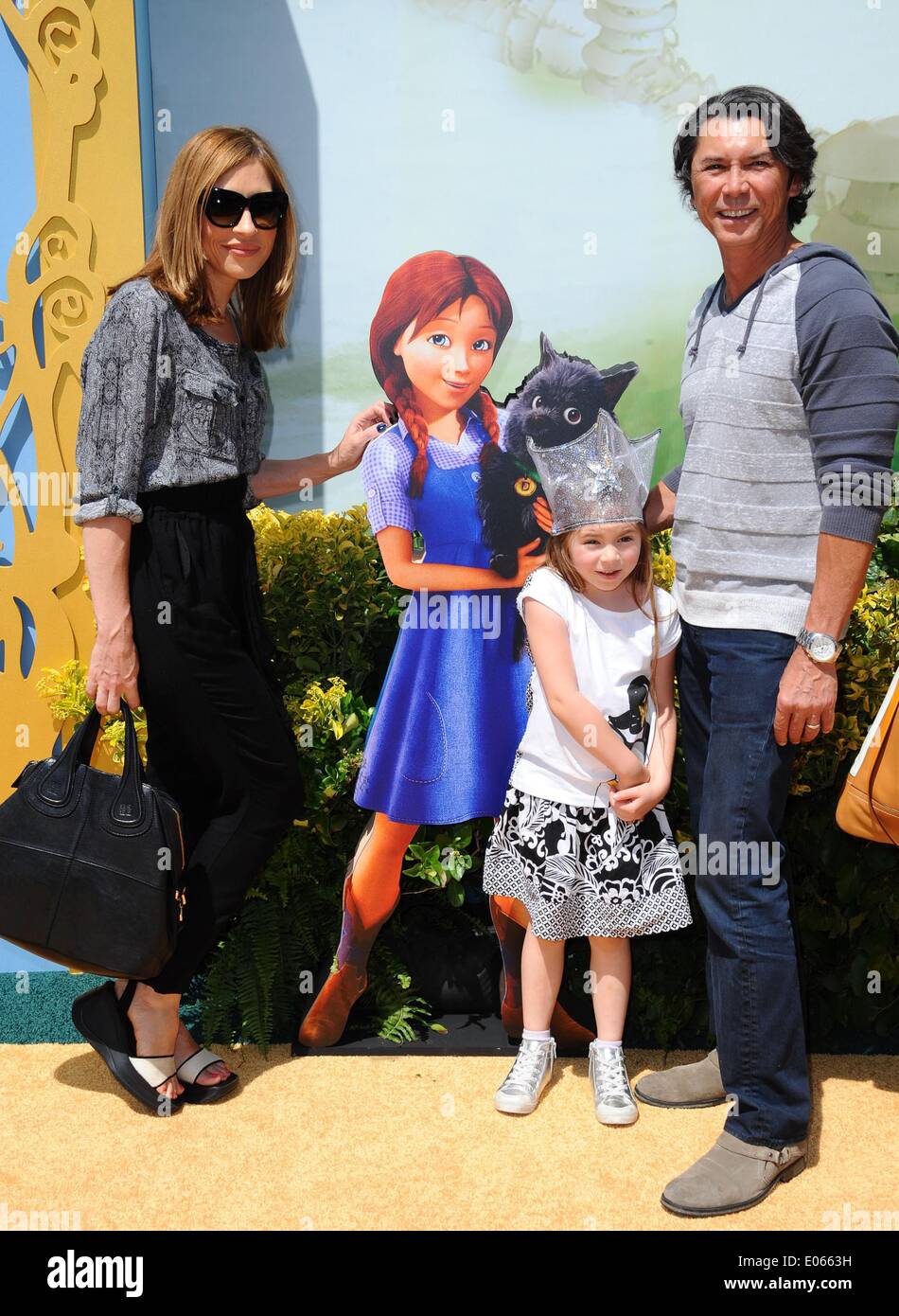 Lou Diamond Phillips Family Lou Diamond Phillips And Daughter Hi Res
