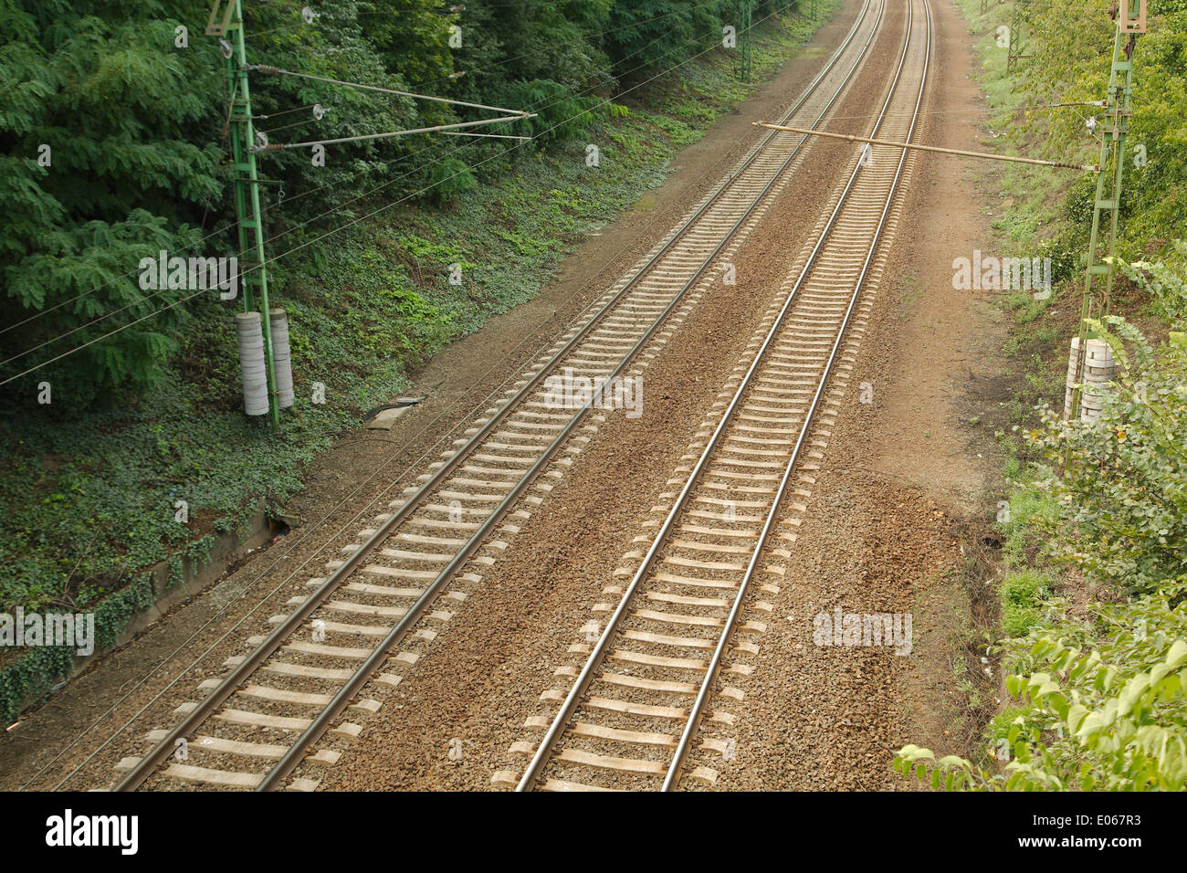 Above ground rail hi-res stock photography and images - Alamy