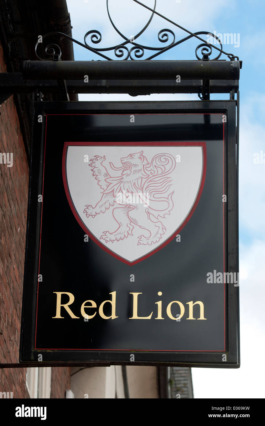 Red Lion pub sign, Newent, Gloucestershire, England, UK Stock Photo - Alamy