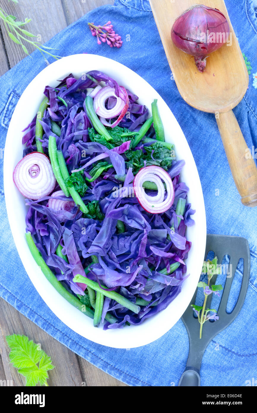 Cooked red cabbage Stock Photo - Alamy