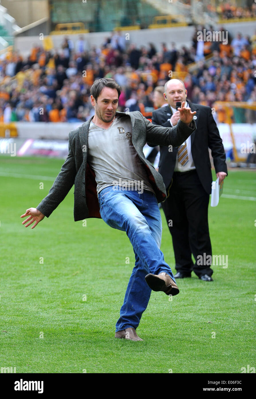 Hollyoaks actor ayden callaghan taking hi-res stock photography and ...