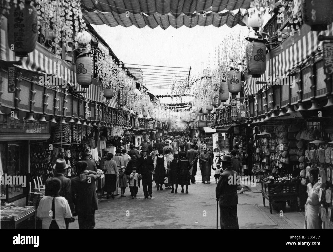 Japan 1930s Black and White Stock Photos & Images - Alamy