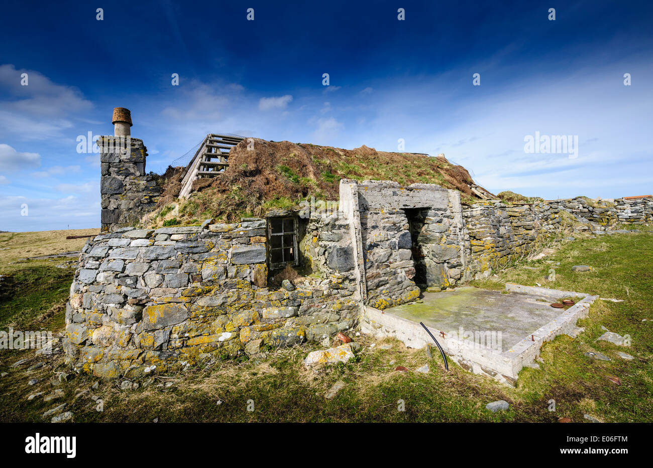 Abandoned Black House at Rushgarry, Berneray, Outer Hebrides, Scotland ...