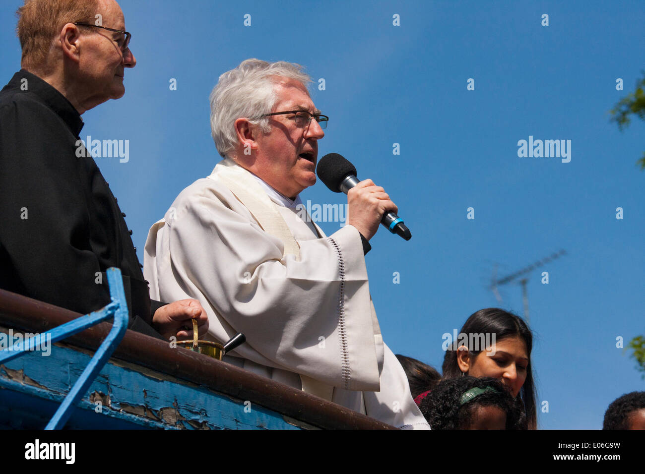 English vicar colour hi-res stock photography and images - Alamy