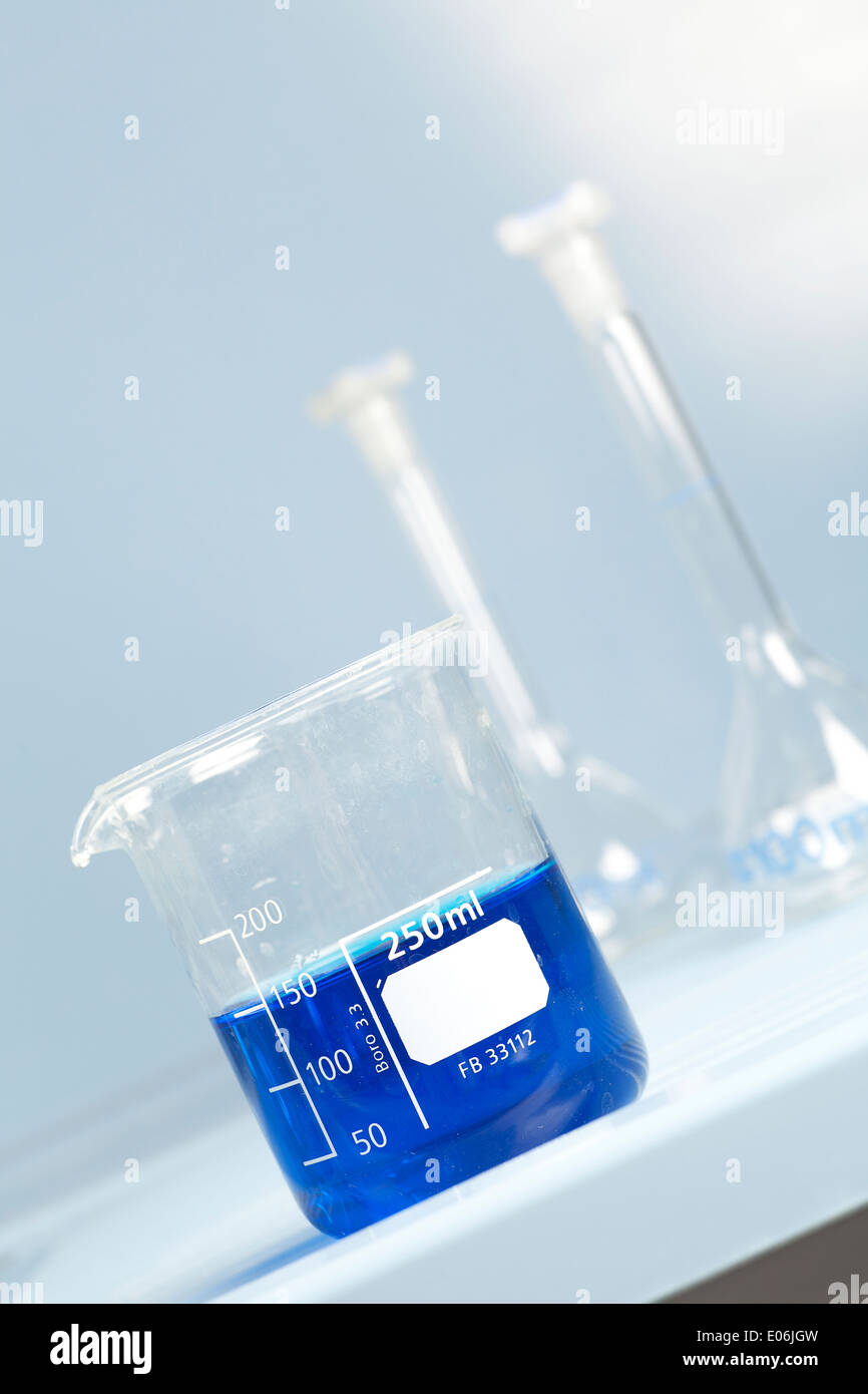 Glass beaker with solution hi-res stock photography and images - Alamy