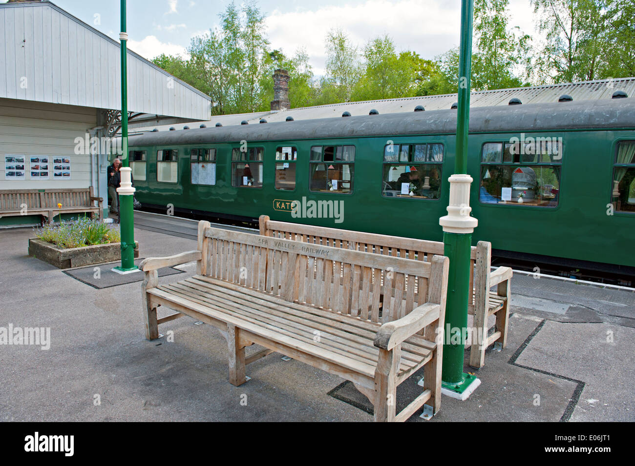 Eridge train station hi-res stock photography and images - Alamy
