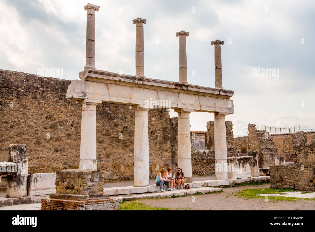 The city of pompeii hi-res stock photography and images - Alamy