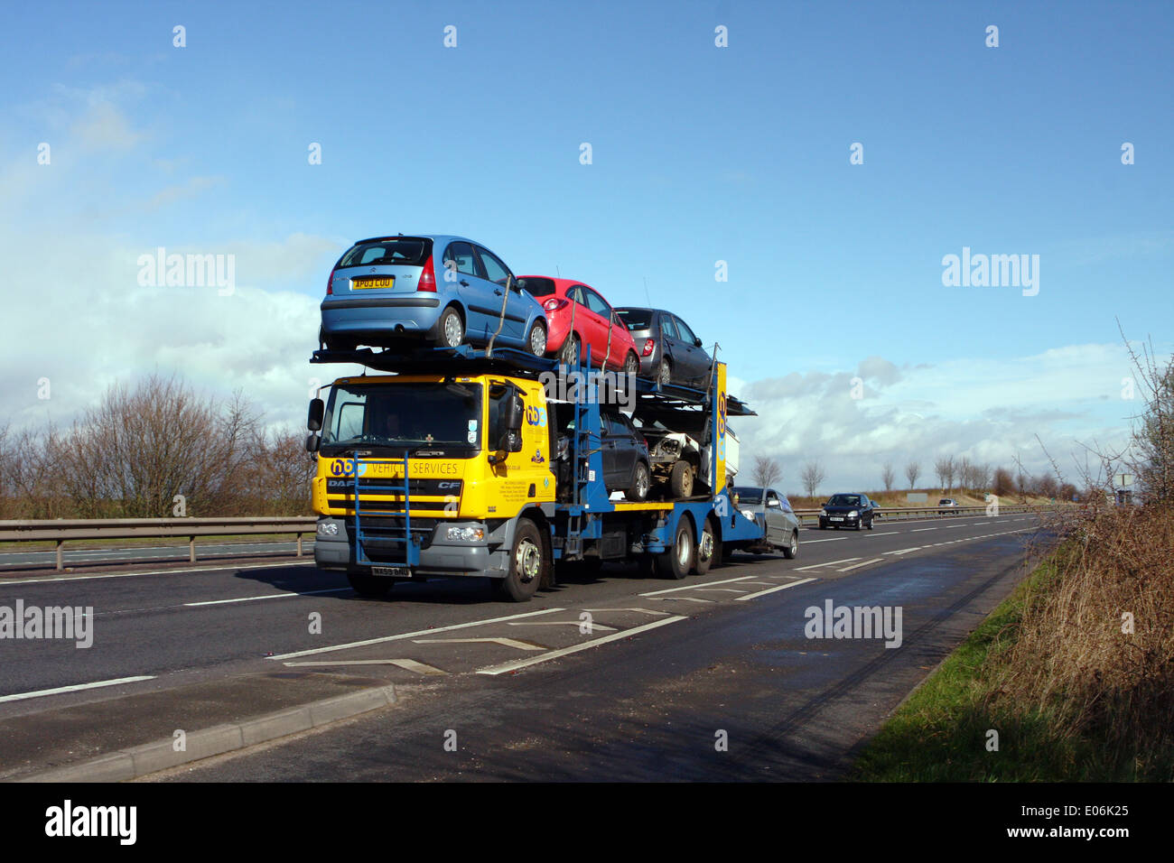 Heavy goods vehicle side view hi-res stock photography and images - Alamy