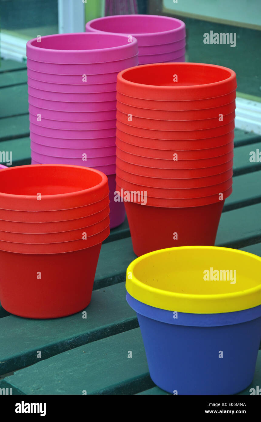 Flowerpots on display hi-res stock photography and images - Alamy