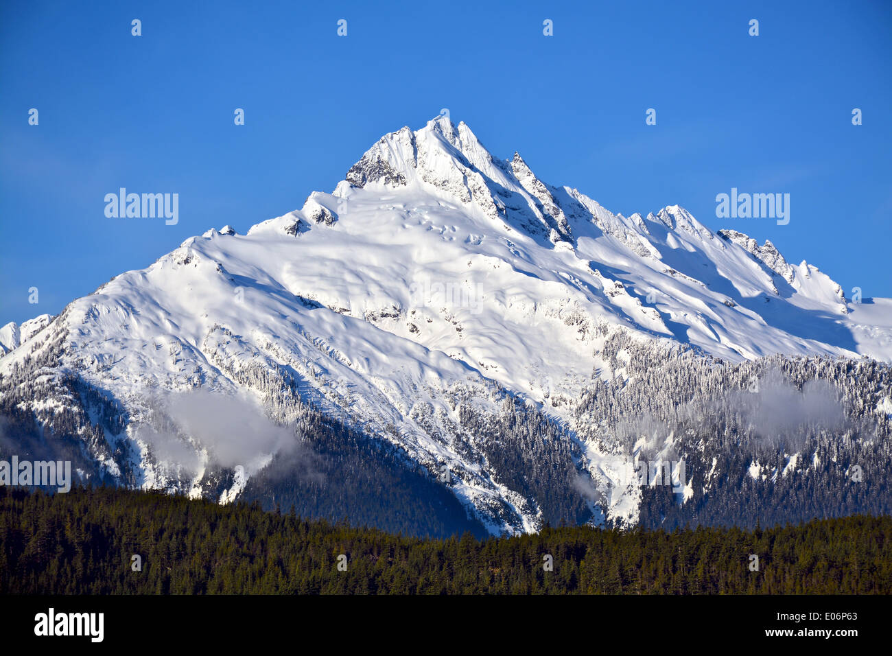 Tantalus mountain range hi-res stock photography and images - Alamy