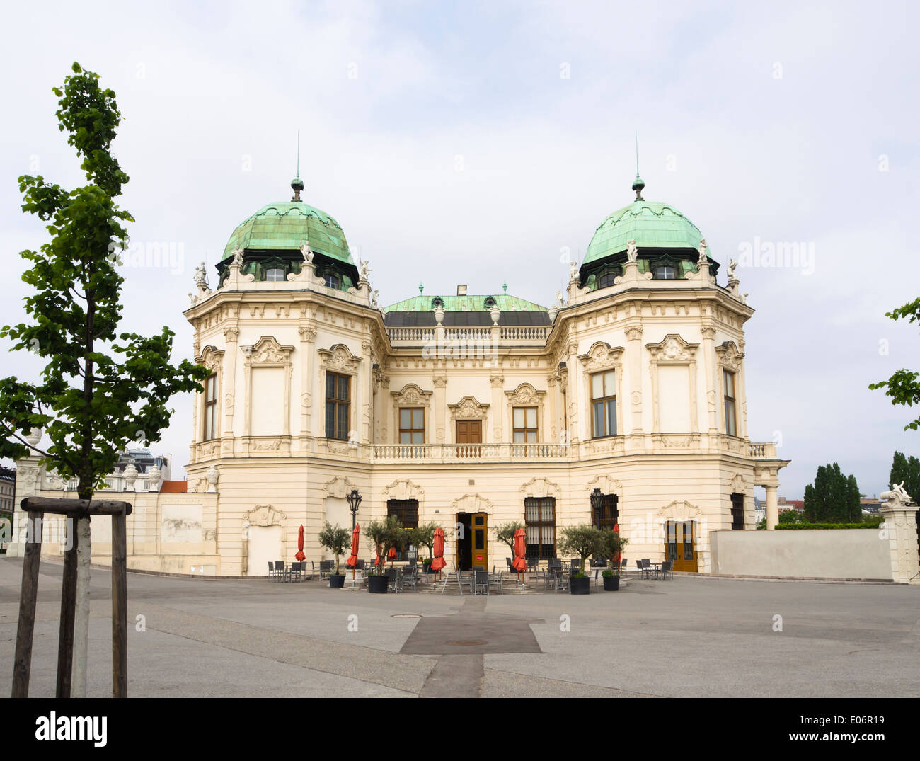 Belvedere palace in Vienna Austria, a place to wonder at buildings ...