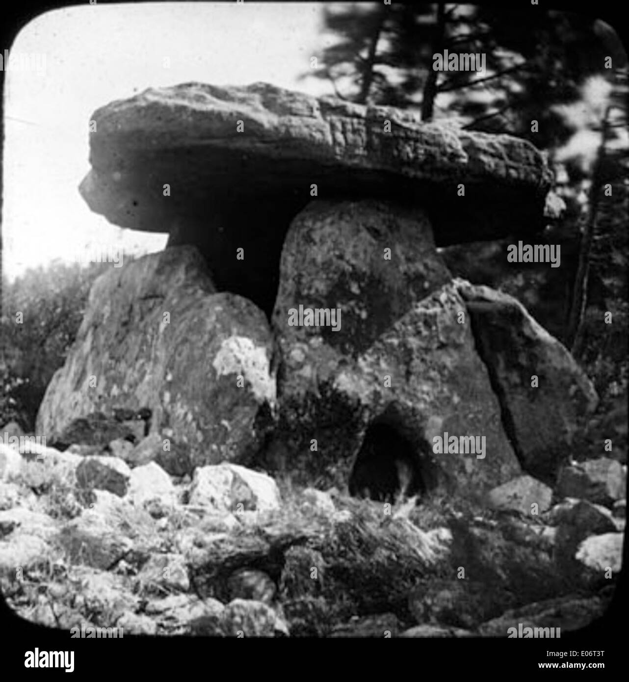 Dolmen type Black and White Stock Photos & Images - Alamy