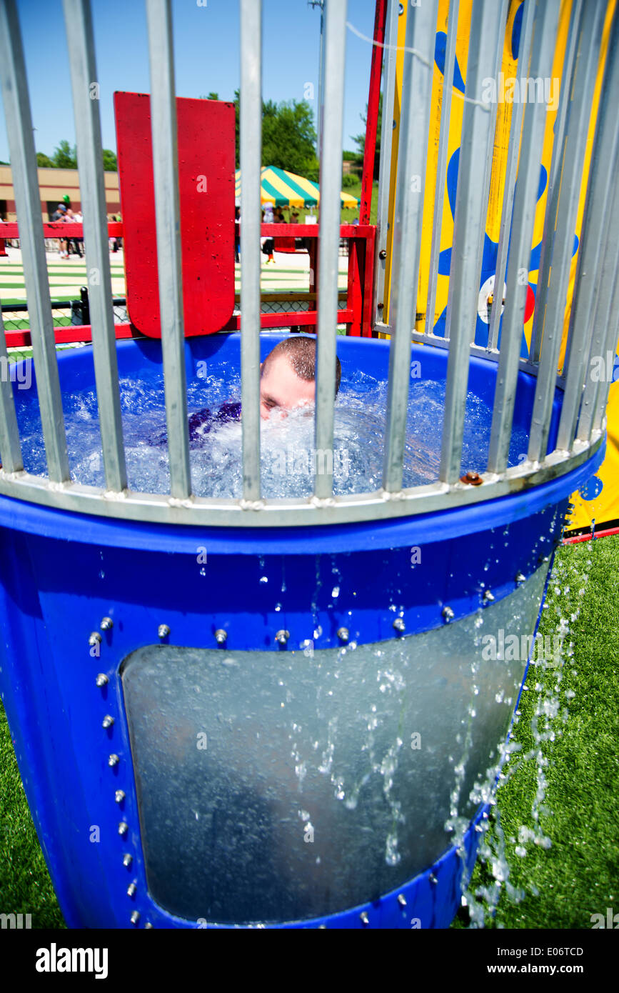 Dunk tank hi-res stock photography and images - Alamy