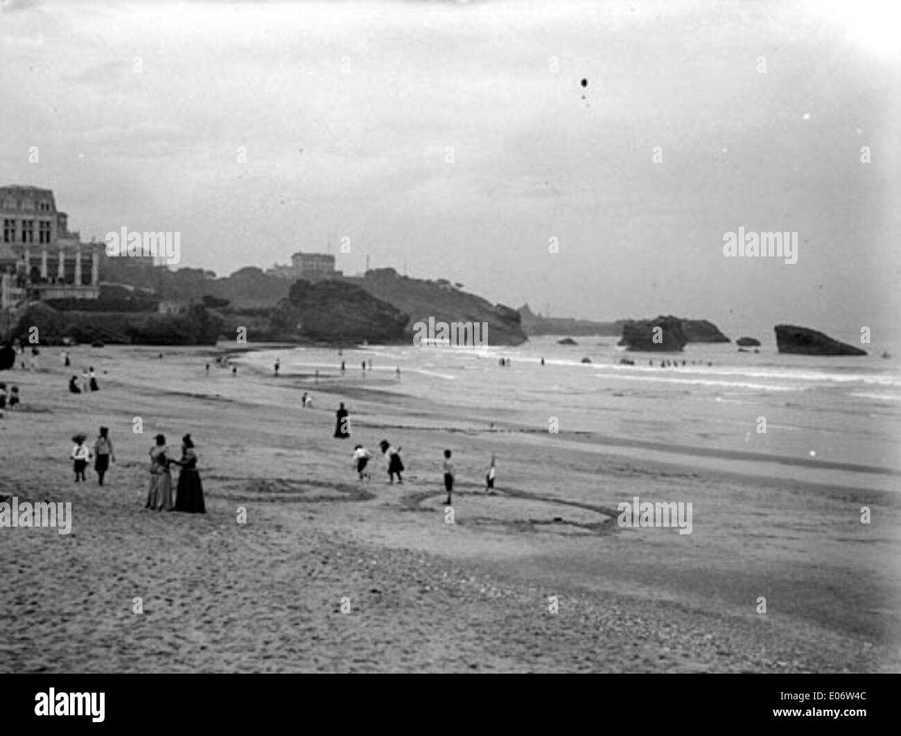 A photograph from October 5, 1899, showing the Grande Plage in Biarritz ...