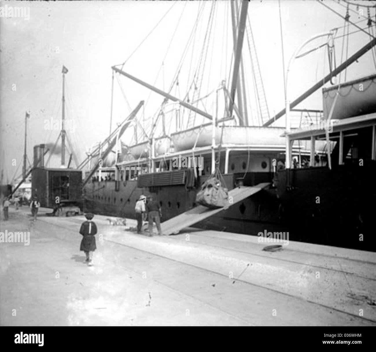 Loading onto a boat Black and White Stock Photos & Images - Alamy