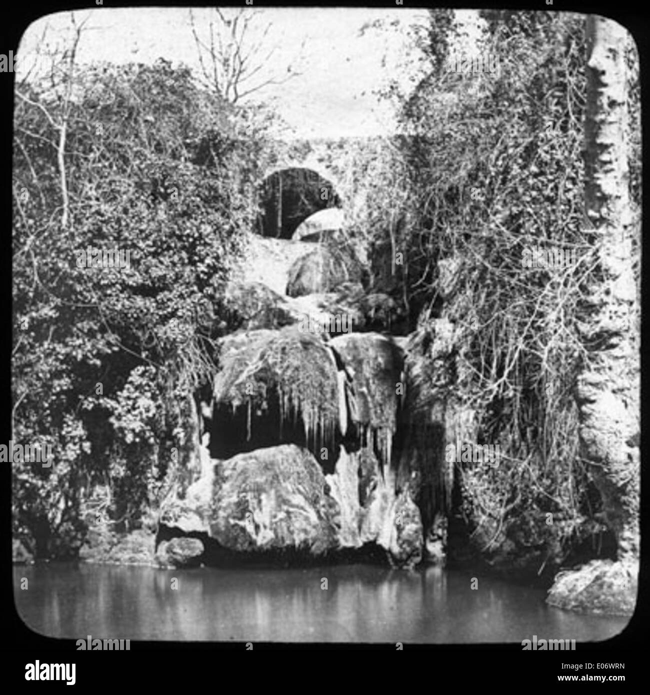 Structures beneath Black and White Stock Photos & Images - Alamy