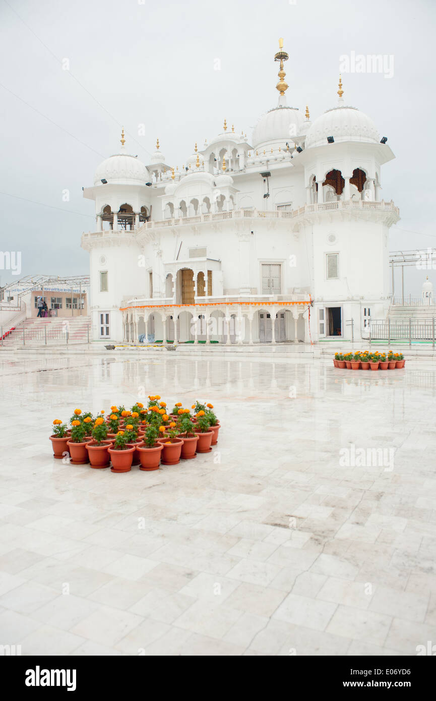 Gurdwara anandpur sahib hi-res stock photography and images - Alamy
