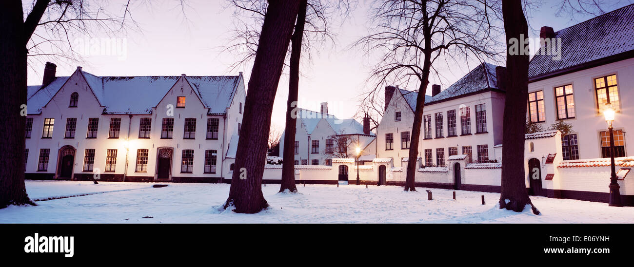 Brugge with snow hi-res stock photography and images - Alamy