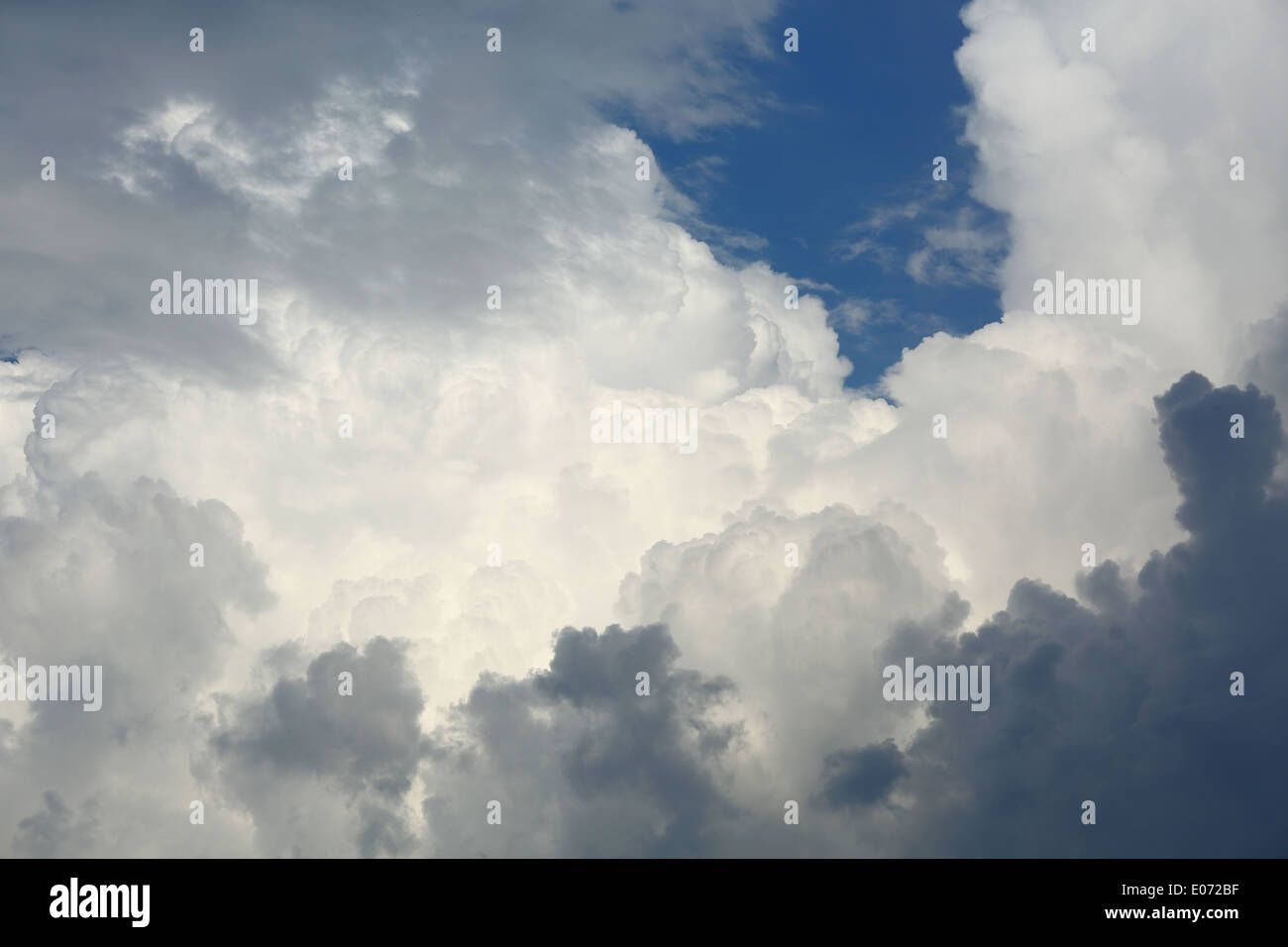 Deep layer of clouds hi-res stock photography and images - Alamy
