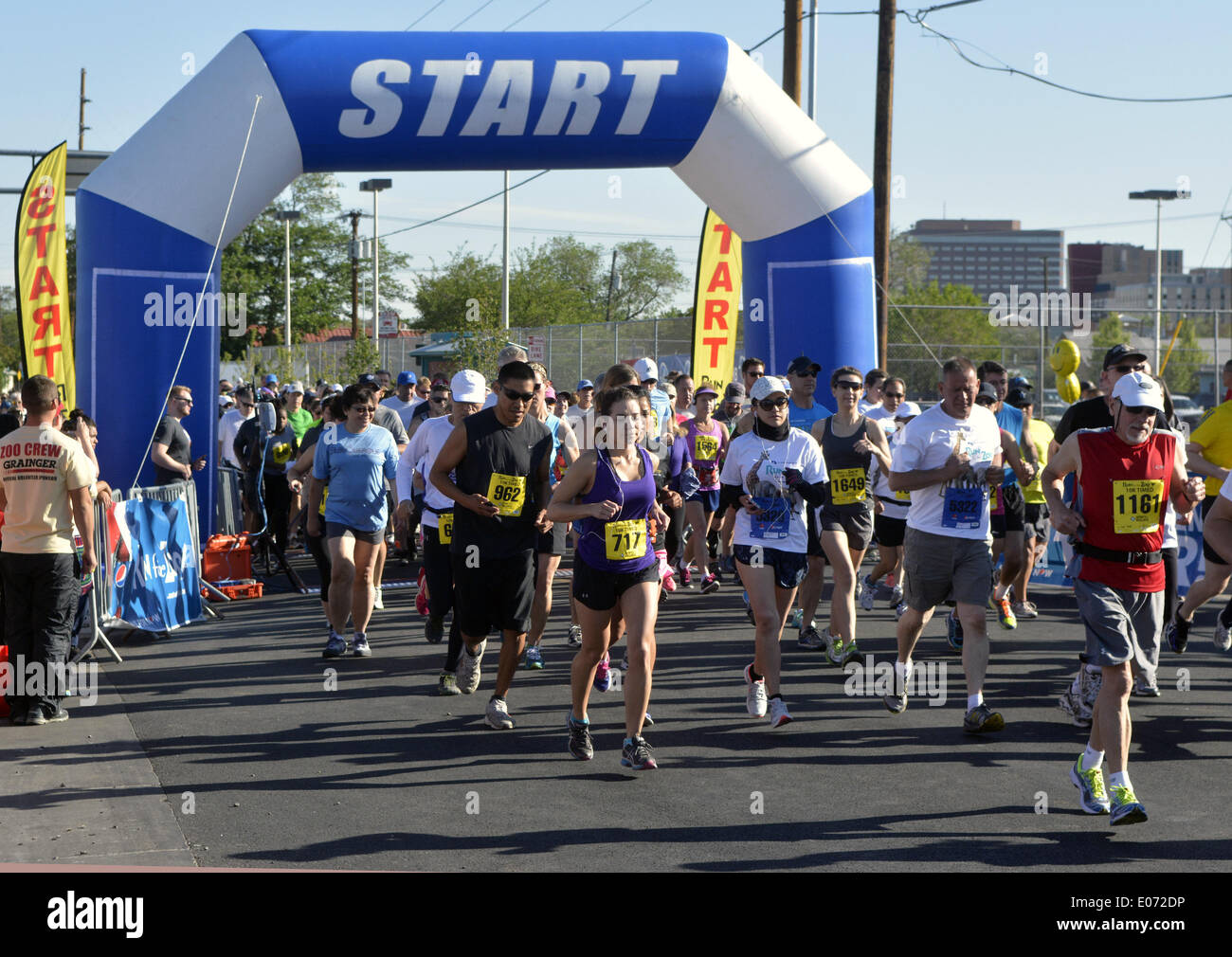 Usa. 3rd May, 2014. ASEC -- Runners begin the Run for the Zoo 10K on ...