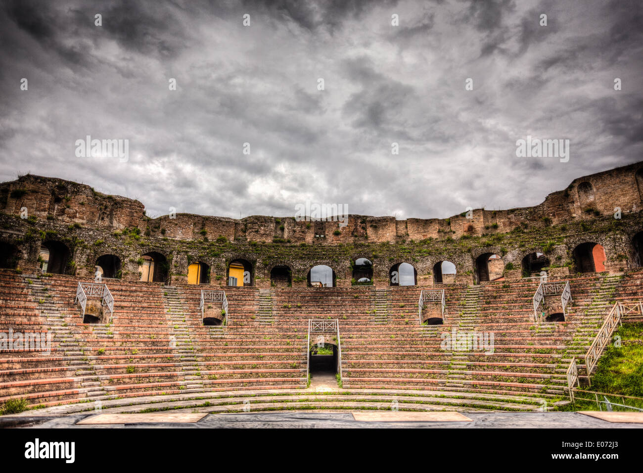Ancient roman amphitheater hi-res stock photography and images - Alamy