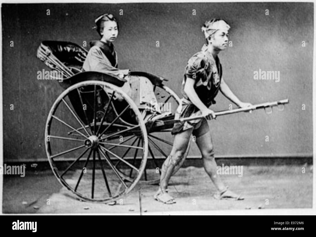 Un pousse pousse Black and White Stock Photos & Images - Alamy