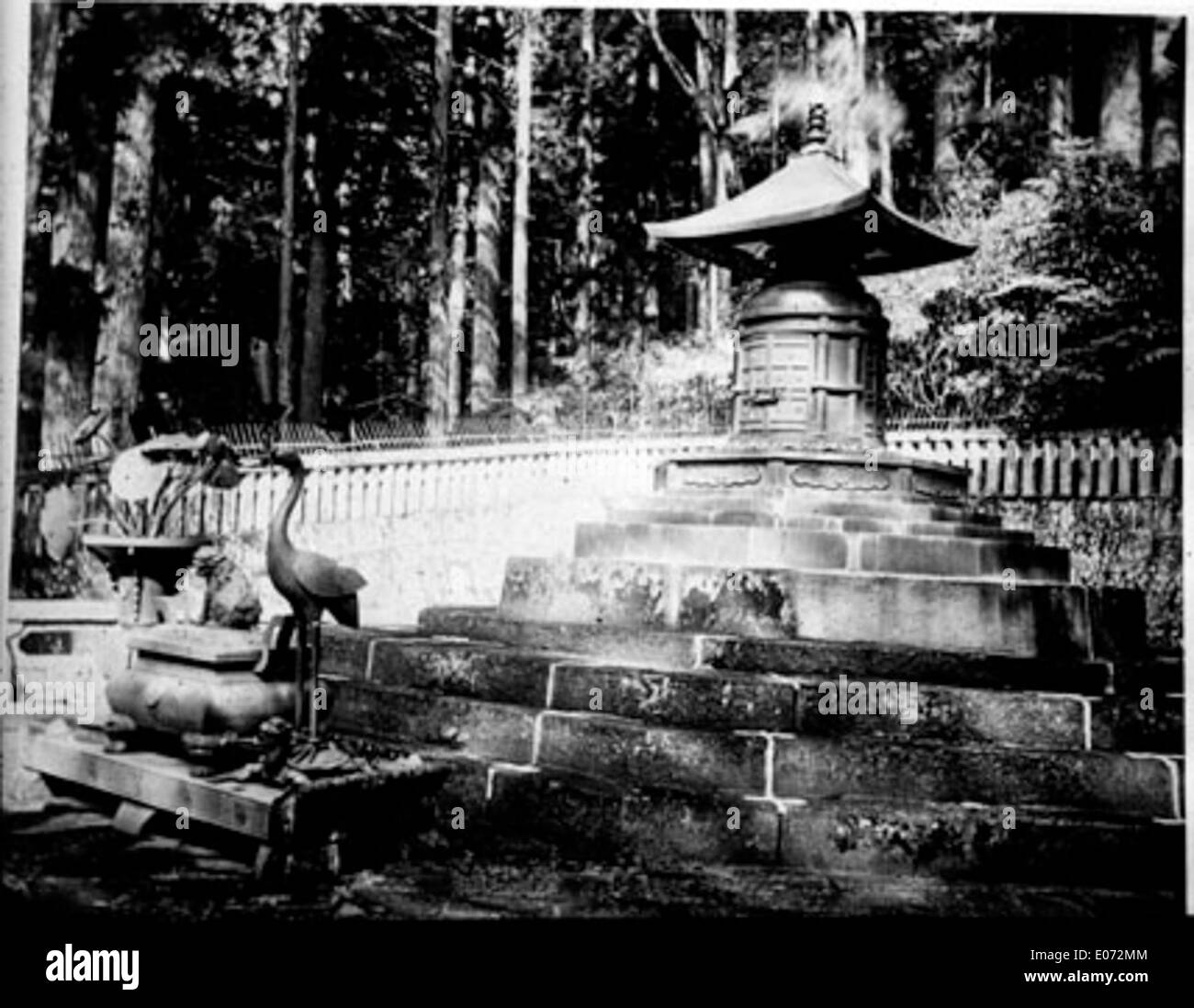 Image pagoda Black and White Stock Photos & Images - Alamy