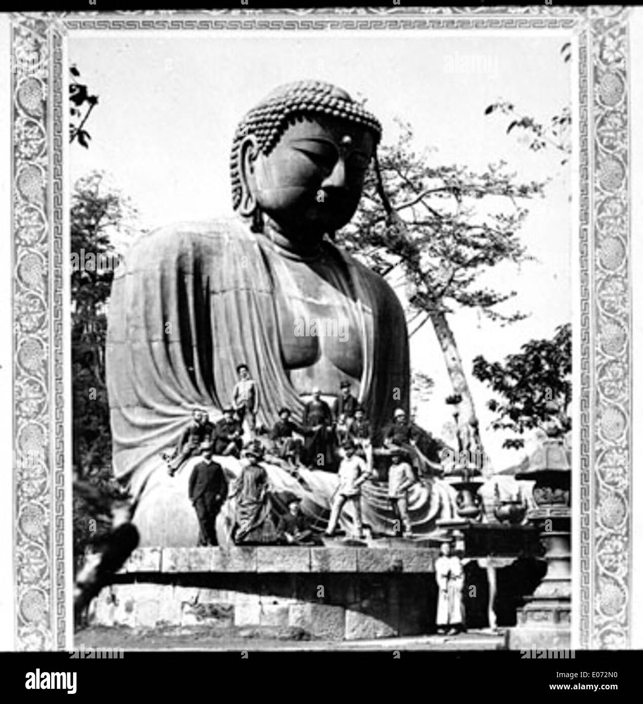 Daibutsu buddha statue in kamakura Black and White Stock Photos ...