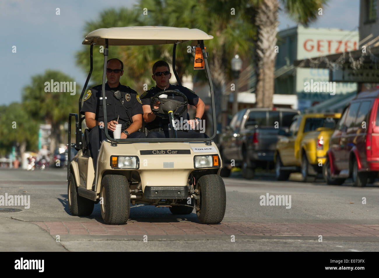 Police car patroling hi-res stock photography and images - Alamy