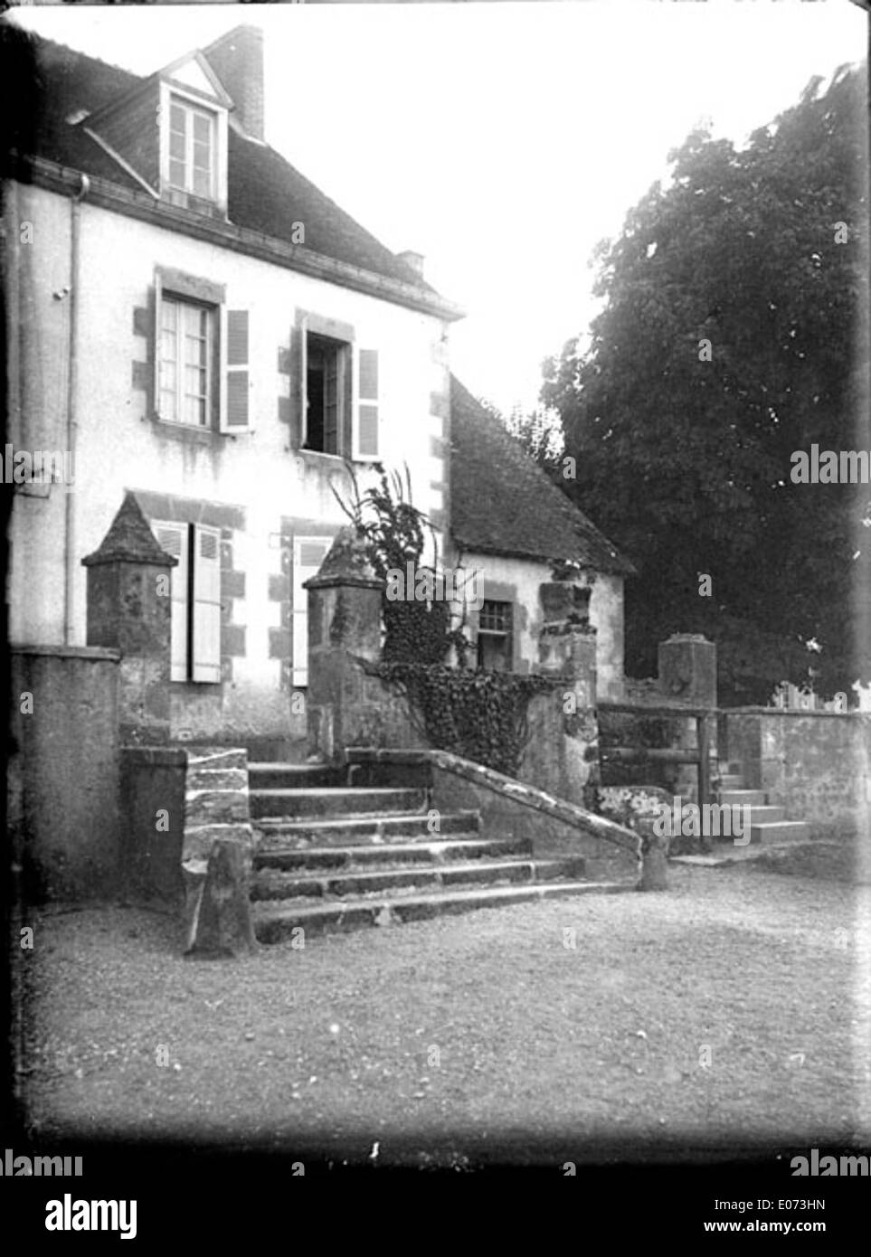 This French artwork titled 'Perron devant une maison' captures a ...