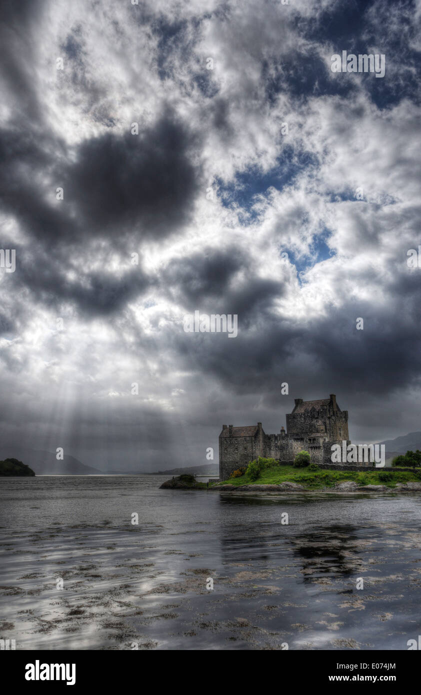 Dramatic castle hi-res stock photography and images - Alamy