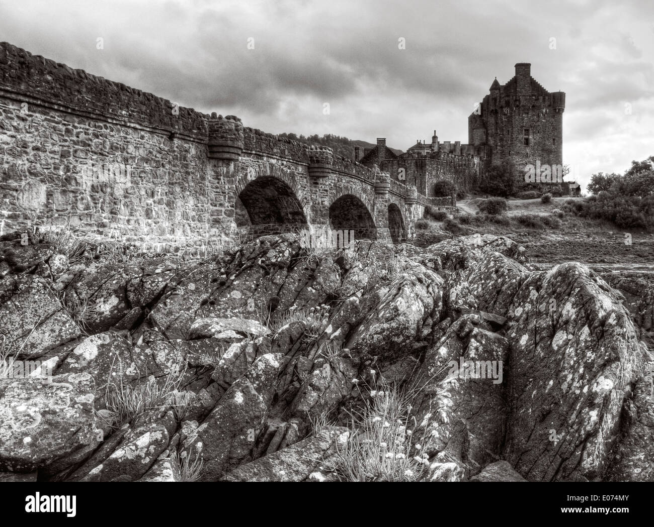 Scotland castle dramatic hi-res stock photography and images - Alamy
