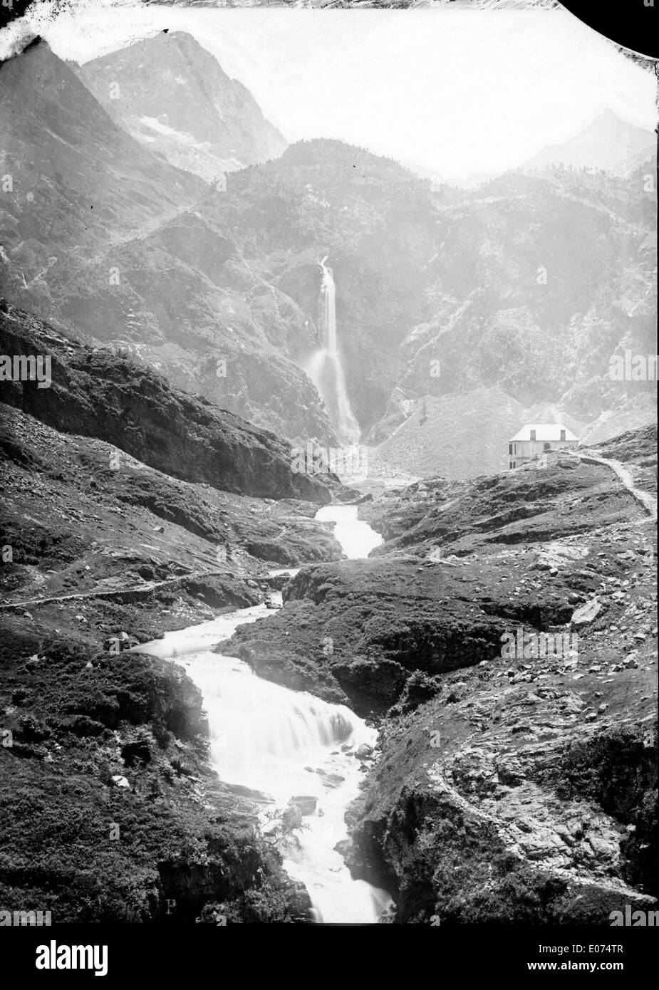 Cascade du lac hi-res stock photography and images - Alamy