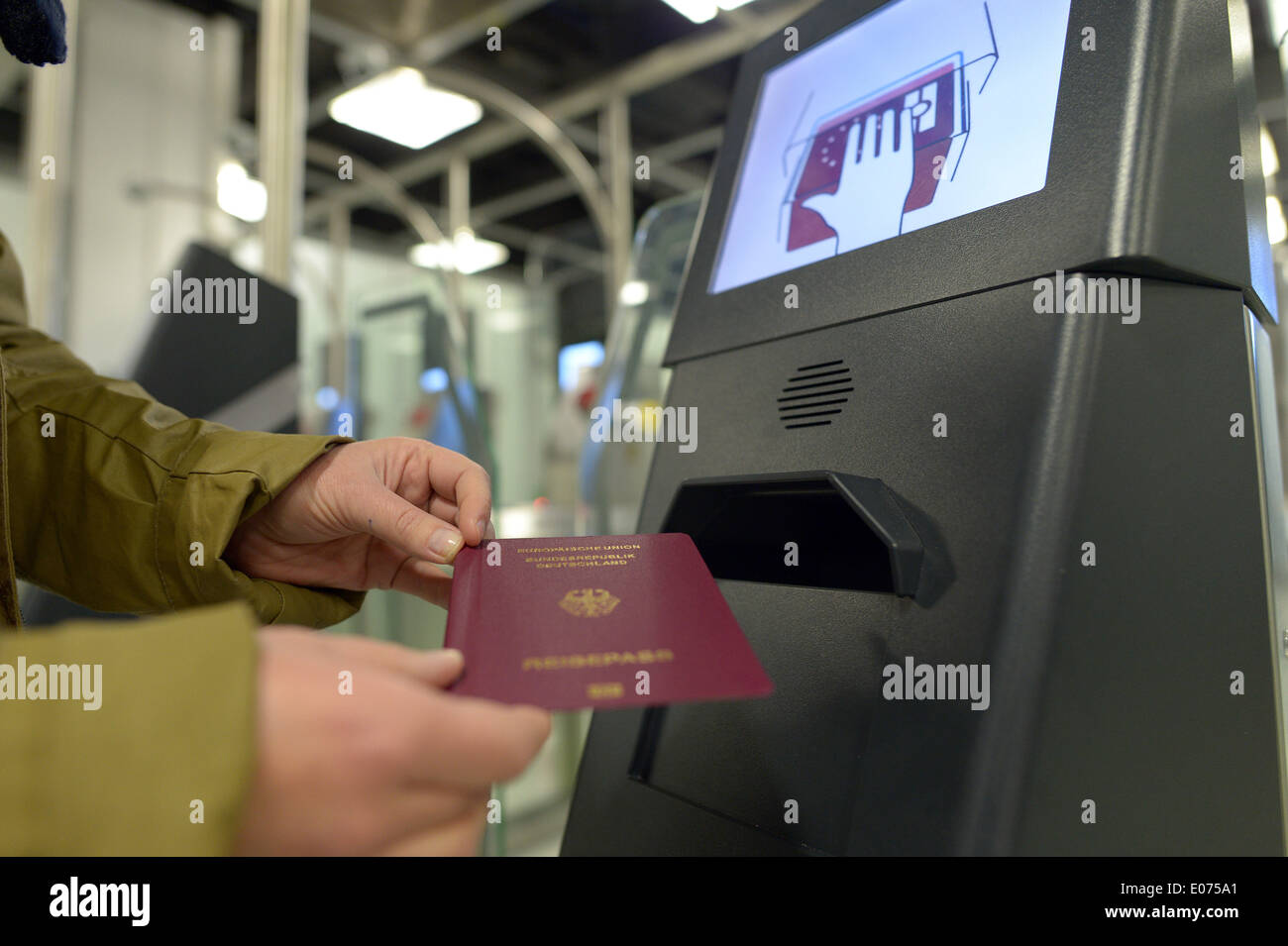 Automatic passport control hi-res stock photography and images - Alamy