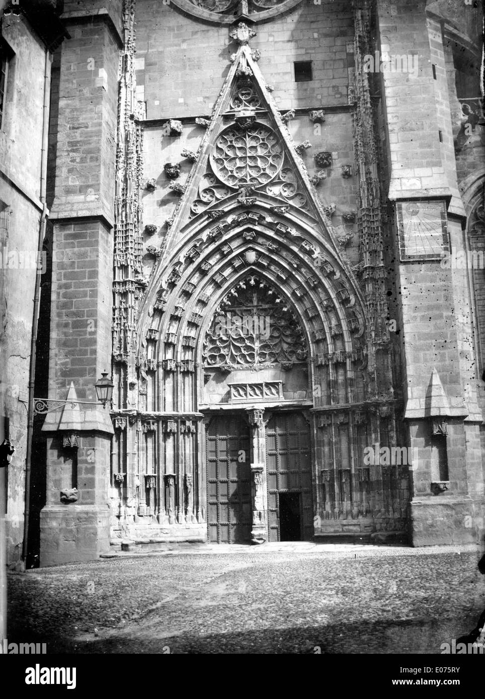 A view of the lateral entrance of the Cathedral of Rodez in Aveyron ...