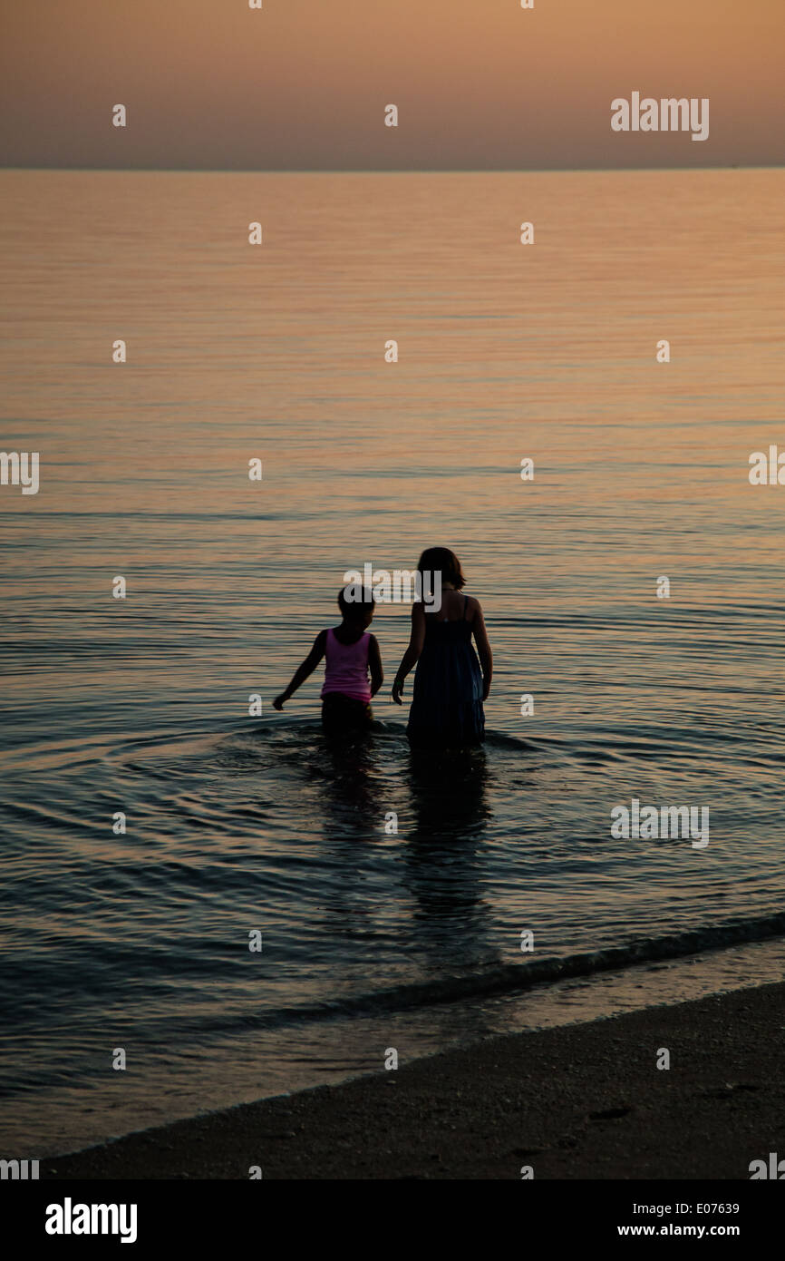 Sunset children hi-res stock photography and images - Alamy