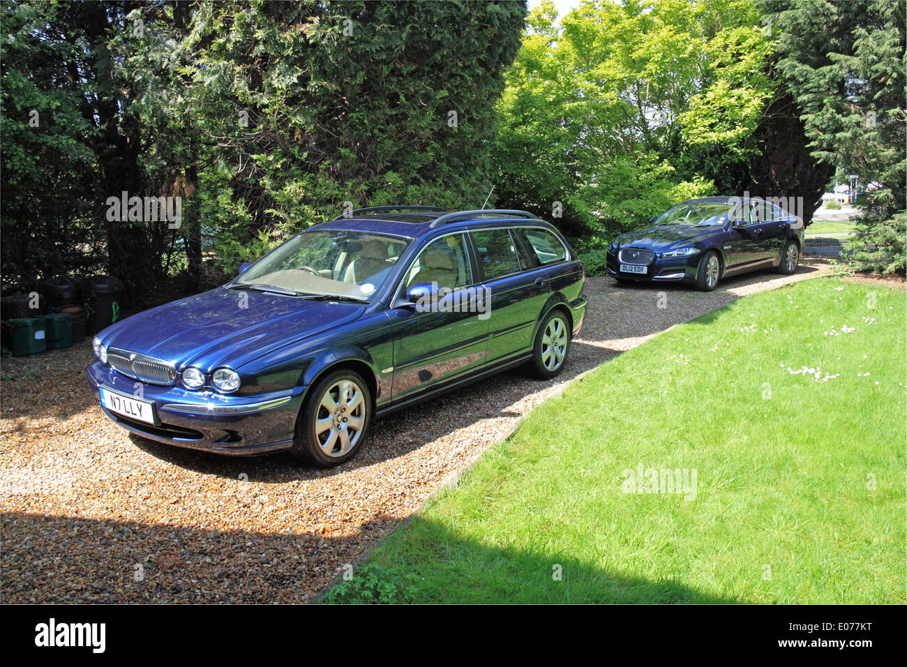 Jaguar x type 2 2d hi-res stock photography and images - Alamy