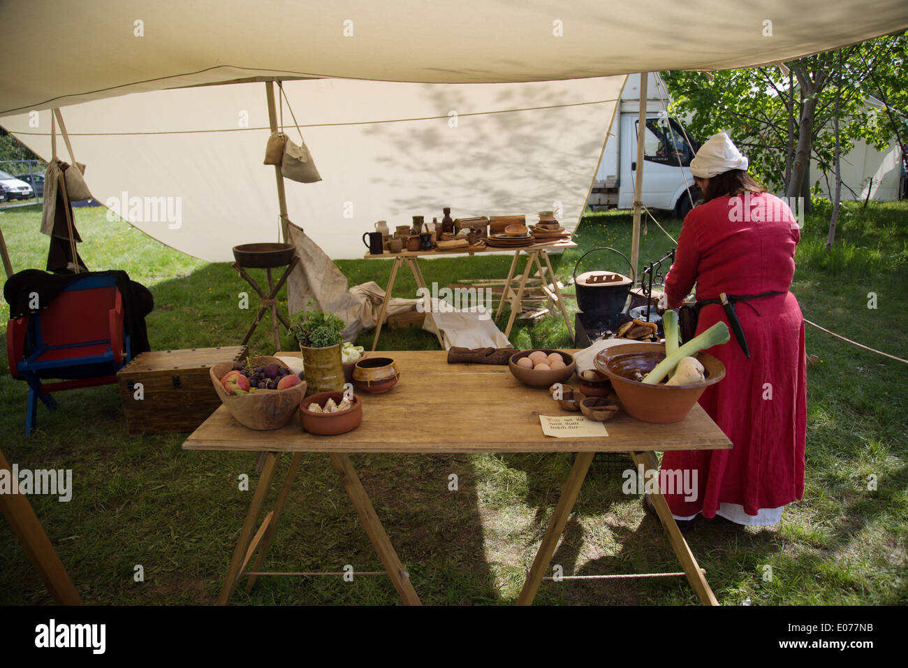Medieval cooking fire hi-res stock photography and images - Alamy
