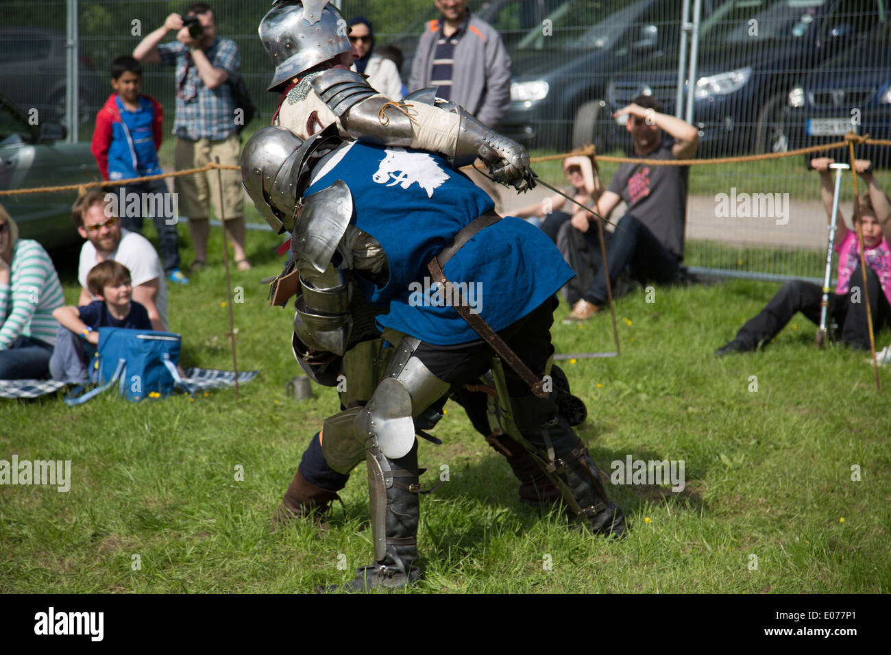 Medieval sword fighting at Morden Hall Country Show Stock Photo - Alamy