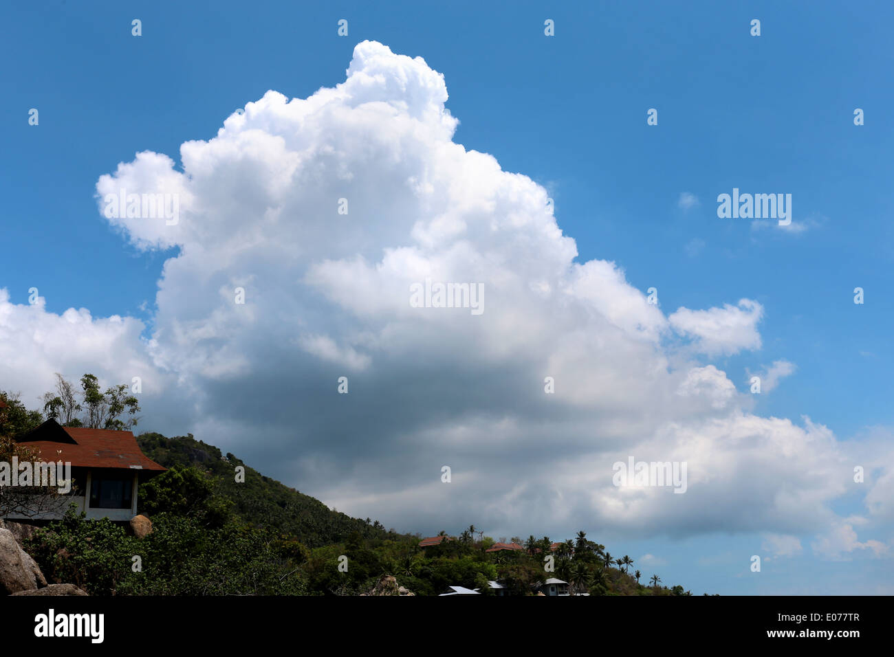 Big cloud hi-res stock photography and images - Alamy