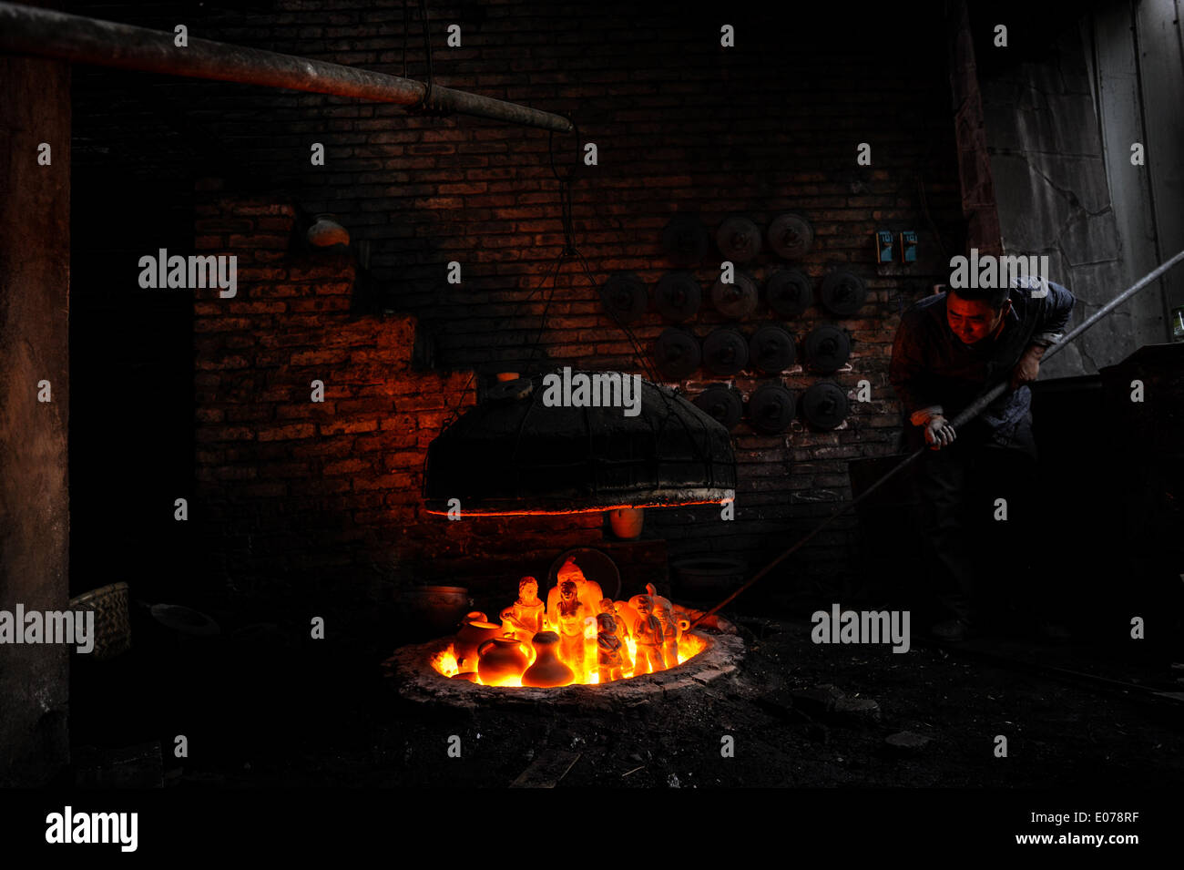 Yingjing, China's Sichuan Province. 4th May, 2014. Inheritor of ...