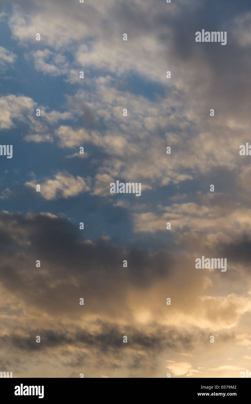 Sky dusk clouds hi-res stock photography and images - Alamy