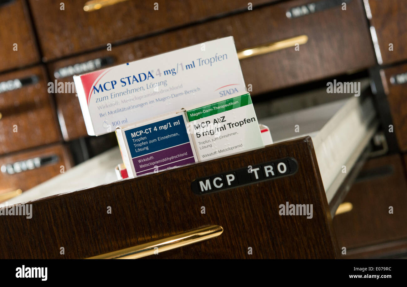 Magen darm beschwerden hi-res stock photography and images - Alamy