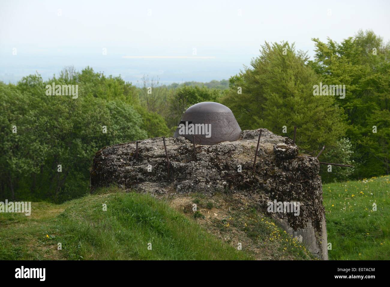 Gun turret fortress fort douaumont hi-res stock photography and images ...