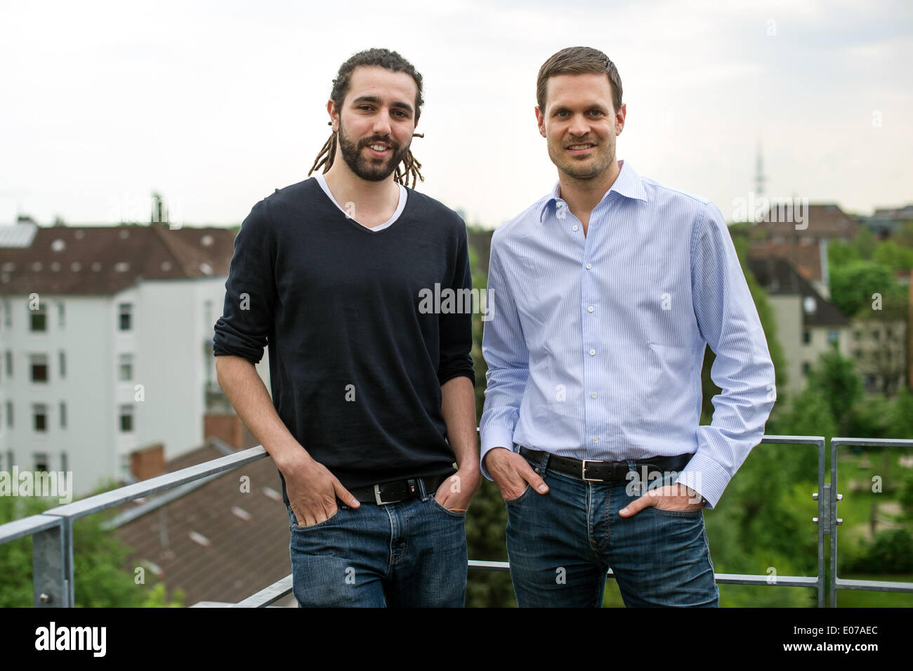 Benjamin Otto (R) und Tarek Müller, Geschäftsführer Collins GmbH stehen ...