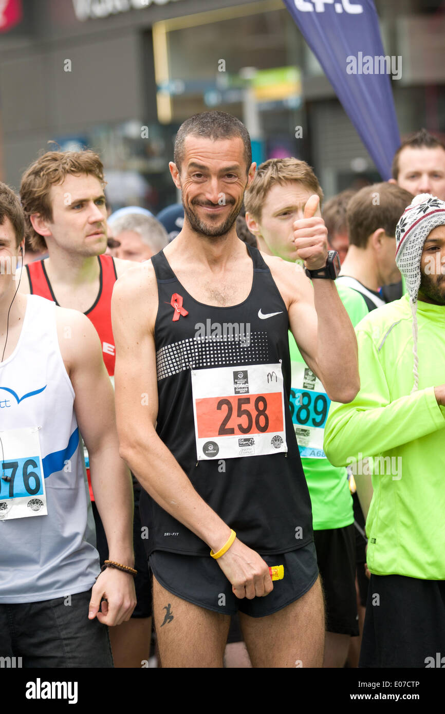 Belfast, UK. 5th May 2014. A Runner give the thumbs up prior to the ...