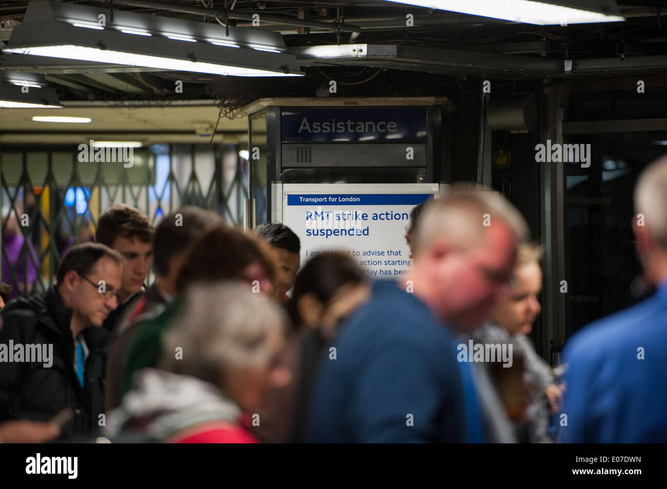 Bus stop suspended sign hi-res stock photography and images - Alamy
