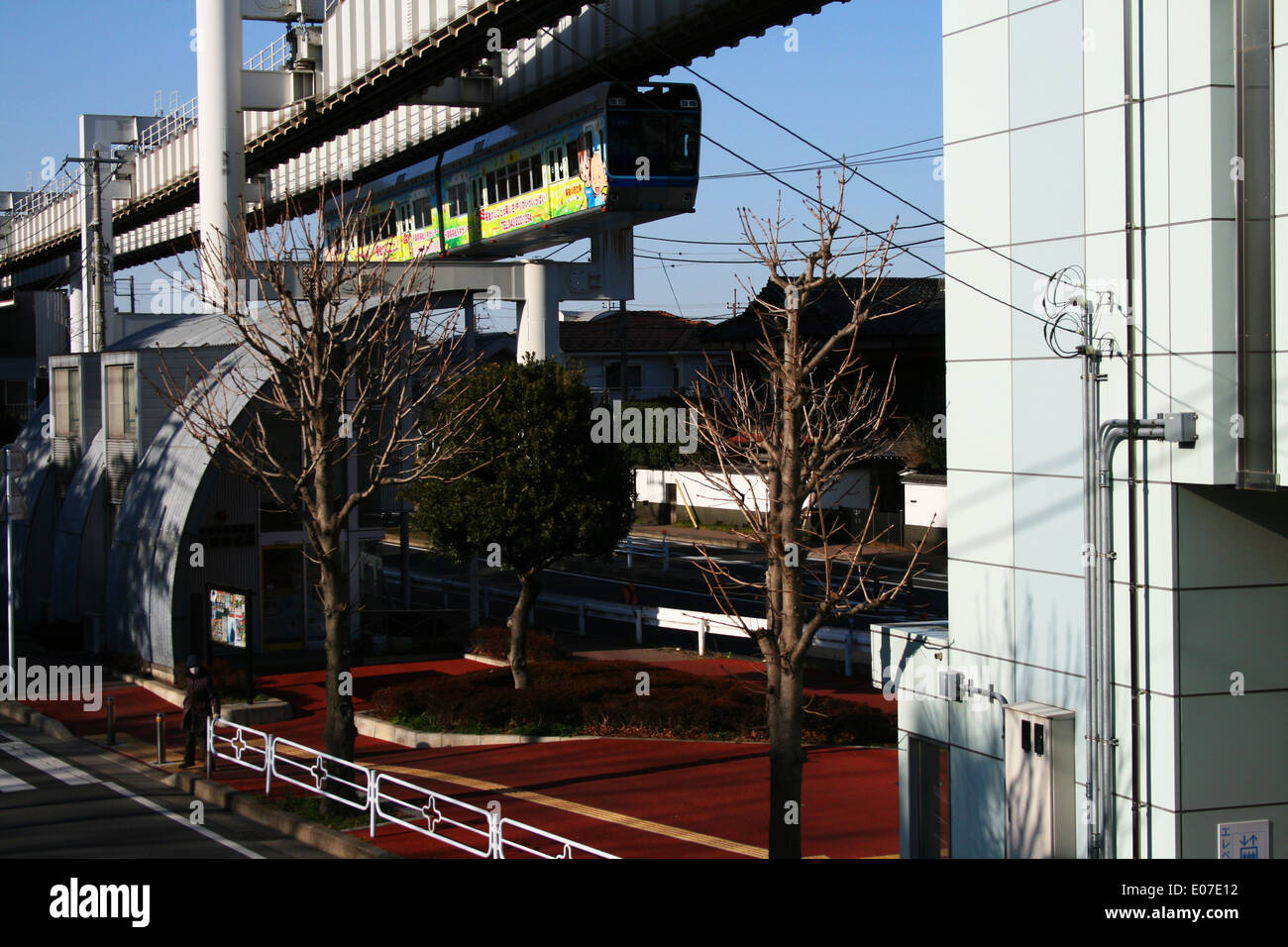 Chiba monorail train approaching station Stock Photo - Alamy