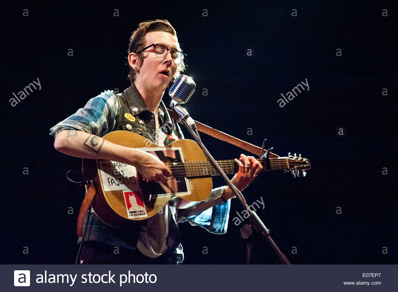 Backing Musician Stock Photos & Backing Musician Stock Images - Alamy
